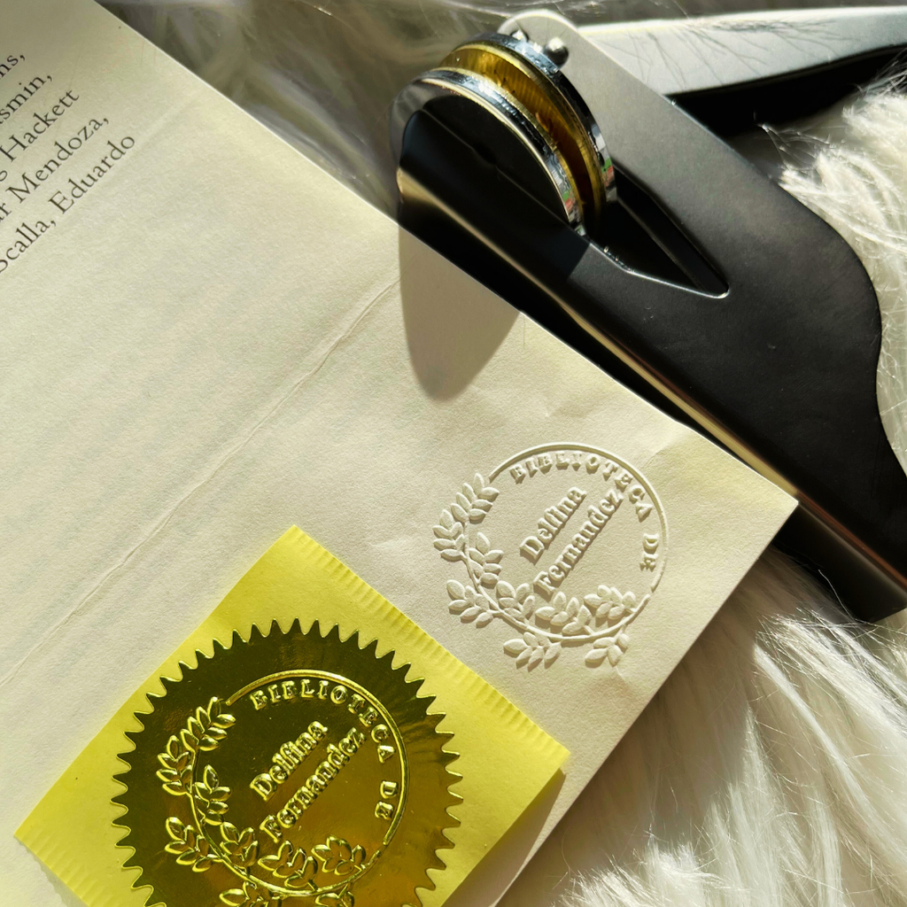 Embosador de Libros Personalizado – Whispering Pages - Español